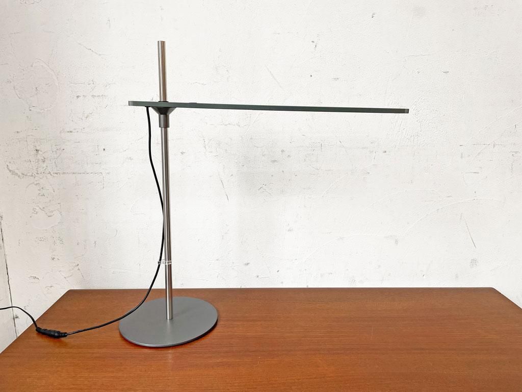 かなでもの kanademono Gray × Plate スリム デスクランプ アルミニウム ヘアライン加工 モダンデザイン ★ - TOKYO RECYCLE imption | 東京 ...