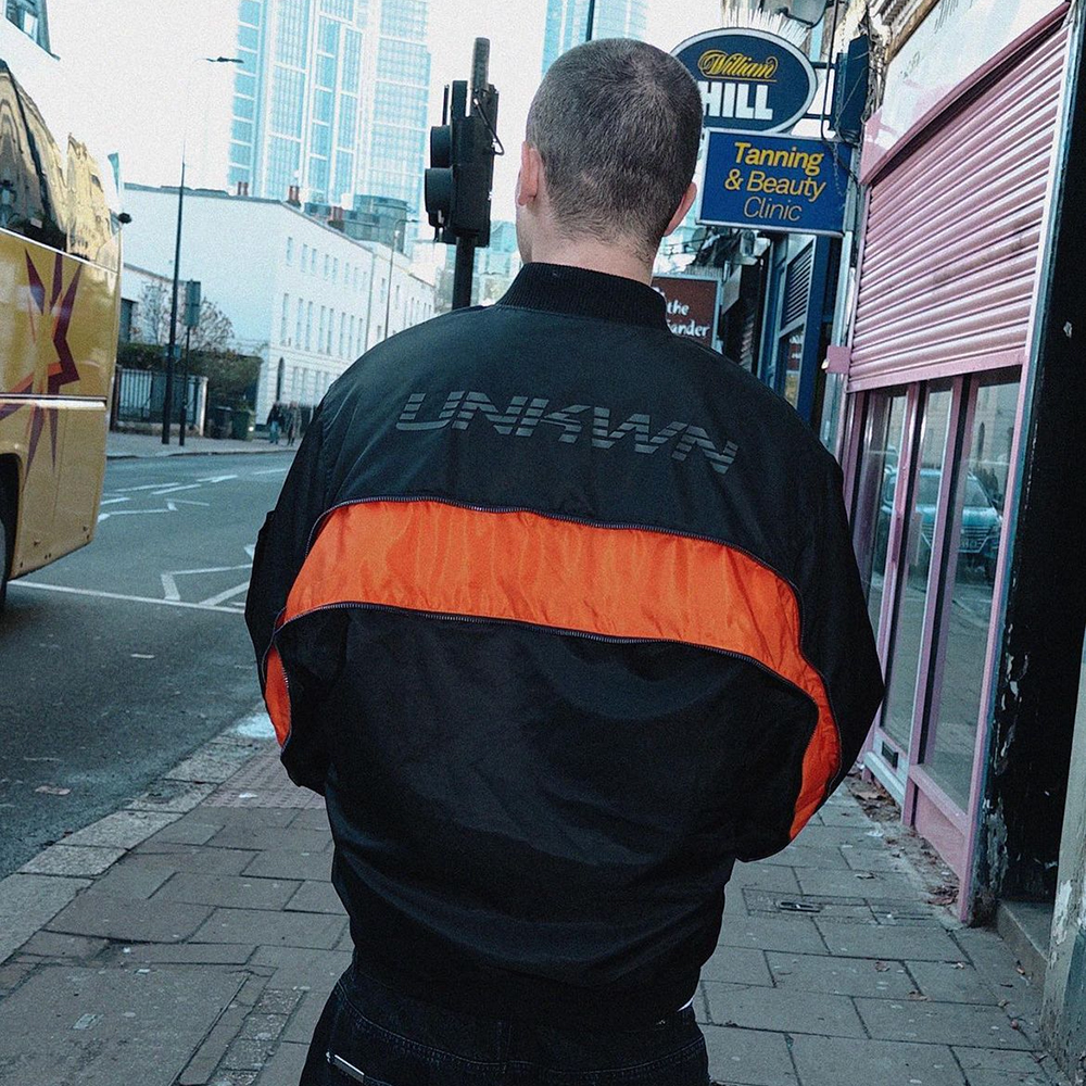 UNKNOWN LONDON(アンノウン・ロンドン)商品ページ - Oversized UNKNOWN LONDON(アンノウン・ロンドン)商品ページ - Oversized