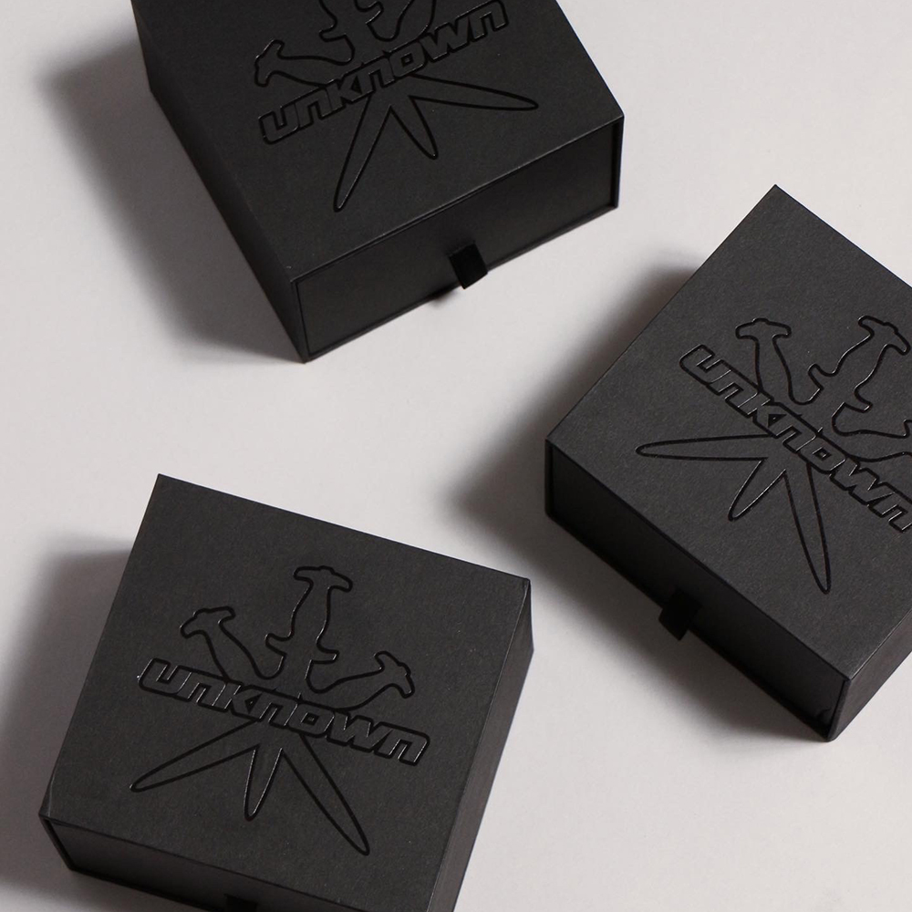 UNKNOWN LONDON(アンノウン・ロンドン)商品ページ - UN Buckle UNKNOWN LONDON(アンノウン・ロンドン)商品ページ - UN Buckle