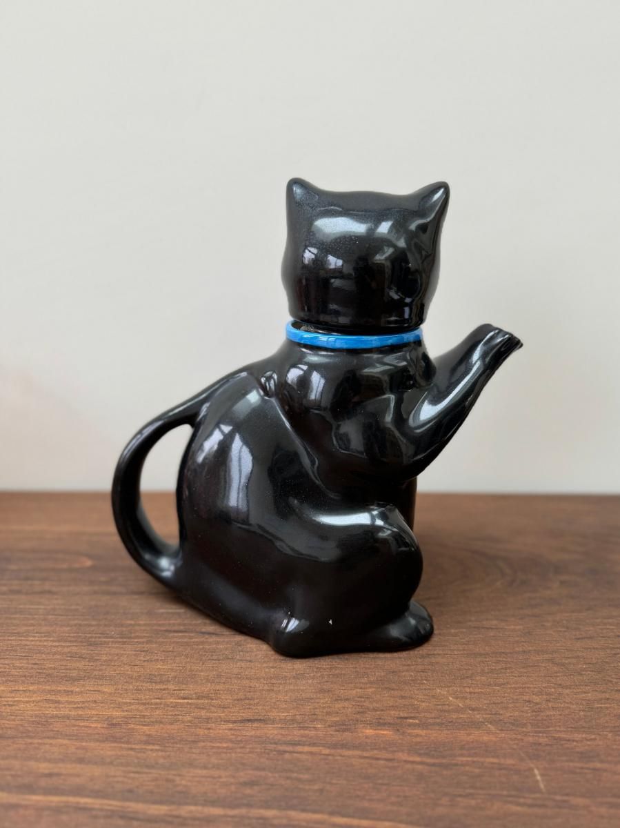 プッシーフット」黒猫のティーポット、ウッド&サンズ社、1920 プッシーフット」黒猫のティーポット、ウッド&サンズ社、1920