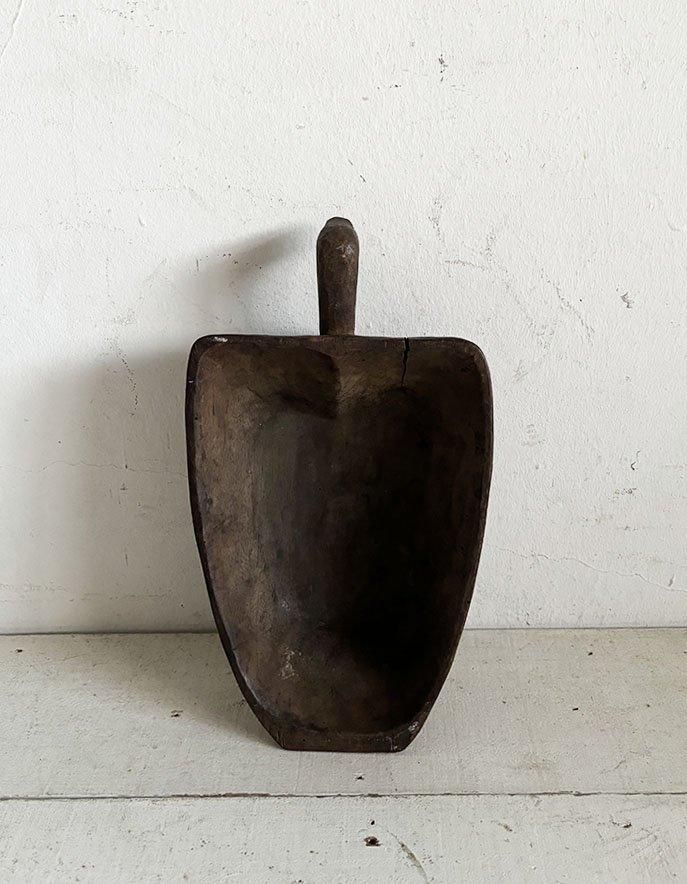 アフリカアンティーク 木製スコップ (aw024-122) - ANTIQUE LEAVES アフリカアンティーク 木製スコップ (aw024-122) - ANTIQUE LEAVES