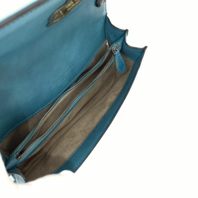 Bottega Veneta ボッテガヴェネタ クラッチ ノット チェーン Bottega Veneta ボッテガヴェネタ クラッチ ノット チェーン