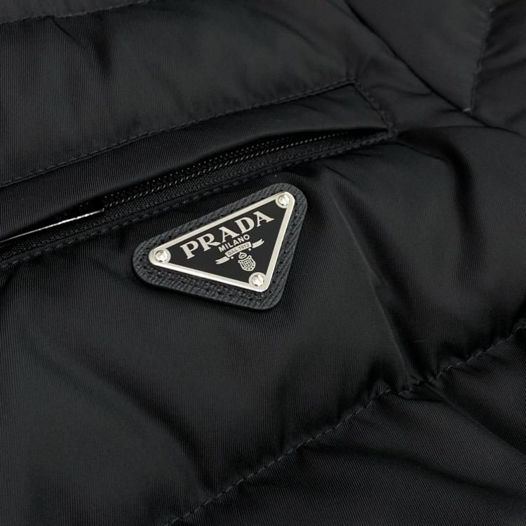 PRADA プラダ Re-Nylonギャバジン パファー ジャケット ファー付 PRADA プラダ Re-Nylonギャバジン パファー ジャケット ファー付