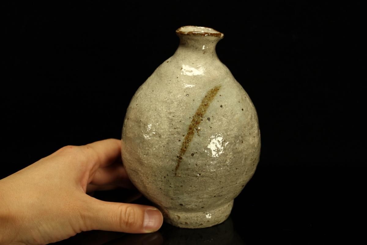 杉本玄覚貞光 粉引徳利 [ Kohiki Tokkuri by Sugimoto Genkaku 杉本玄覚貞光 粉引徳利 [ Kohiki Tokkuri by Sugimoto Genkaku