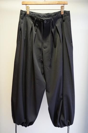YOHJI YAMAMOTO シワギャバ バルーンパンツ(HN-P06-100) YOHJI YAMAMOTO シワギャバ バルーンパンツ(HN-P06-100)