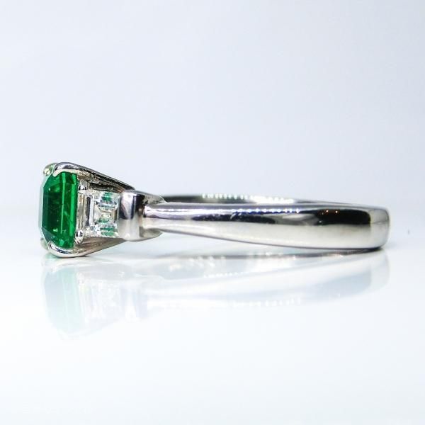 コロンビア ムゾー産エメラルド ダイヤモンドリング EM 1.06ct D コロンビア ムゾー産エメラルド ダイヤモンドリング EM 1.06ct D
