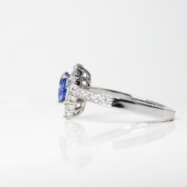 ベニトアイト ダイヤモンドリング BI 0.555ct D 0.64ct Pt950 日 ベニトアイト ダイヤモンドリング BI 0.555ct D 0.64ct Pt950 日