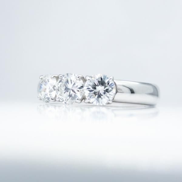 スリーストーン ダイヤモンドリング D 1.00ct G-VS1-VG Pt900 スリーストーン ダイヤモンドリング D 1.00ct G-VS1-VG Pt900