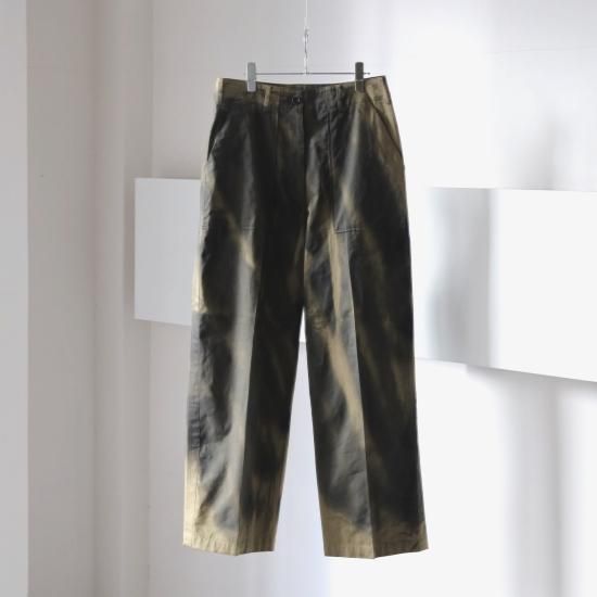 YOKE | SPRAY PRINTED BAKER PANTS(KHAKI) | スプレープリント YOKE | SPRAY PRINTED BAKER PANTS(KHAKI) | スプレープリント