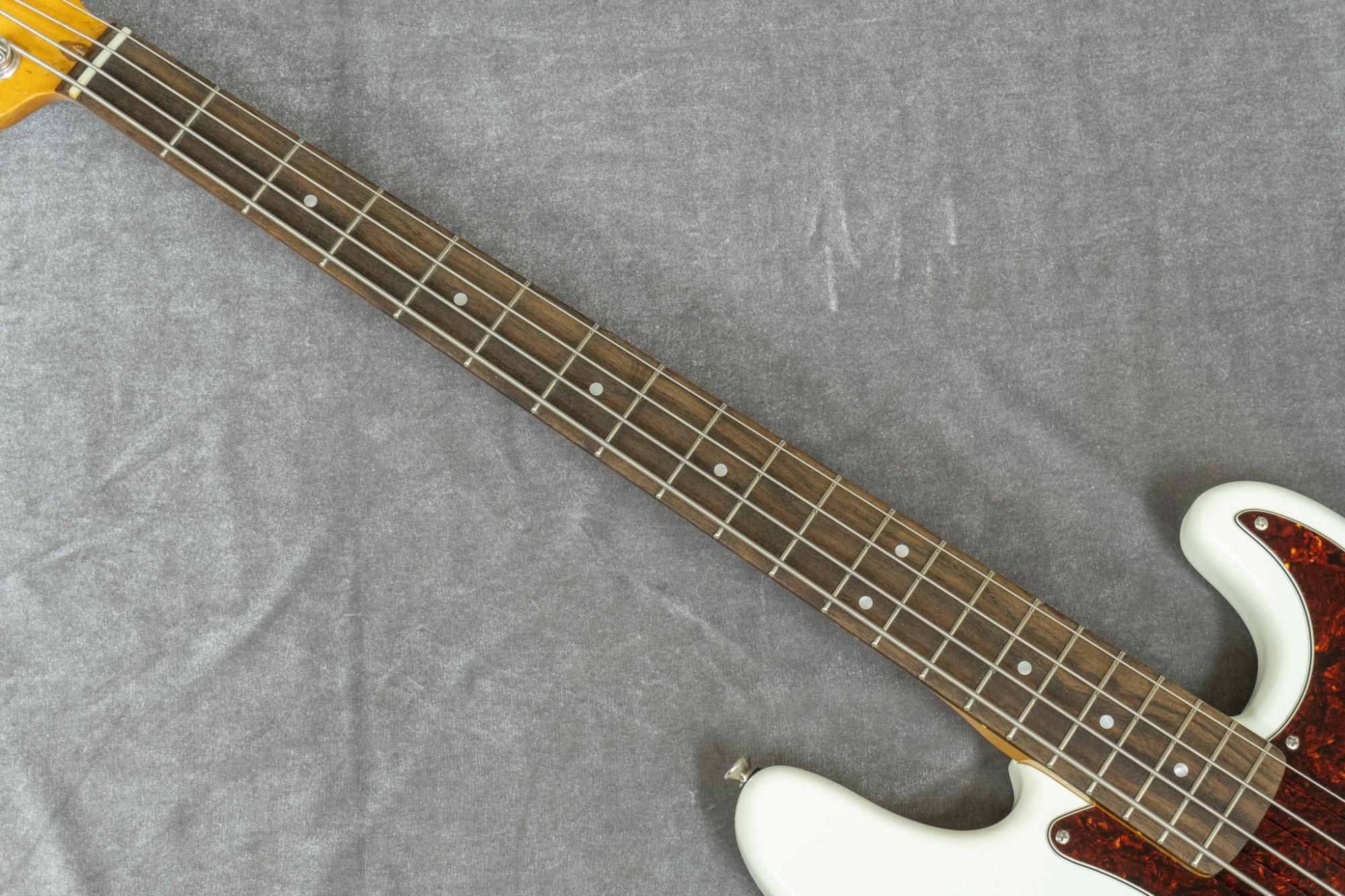 used】Squier / Classic Vibe '60s Precision Bass used】Squier / Classic Vibe '60s Precision Bass