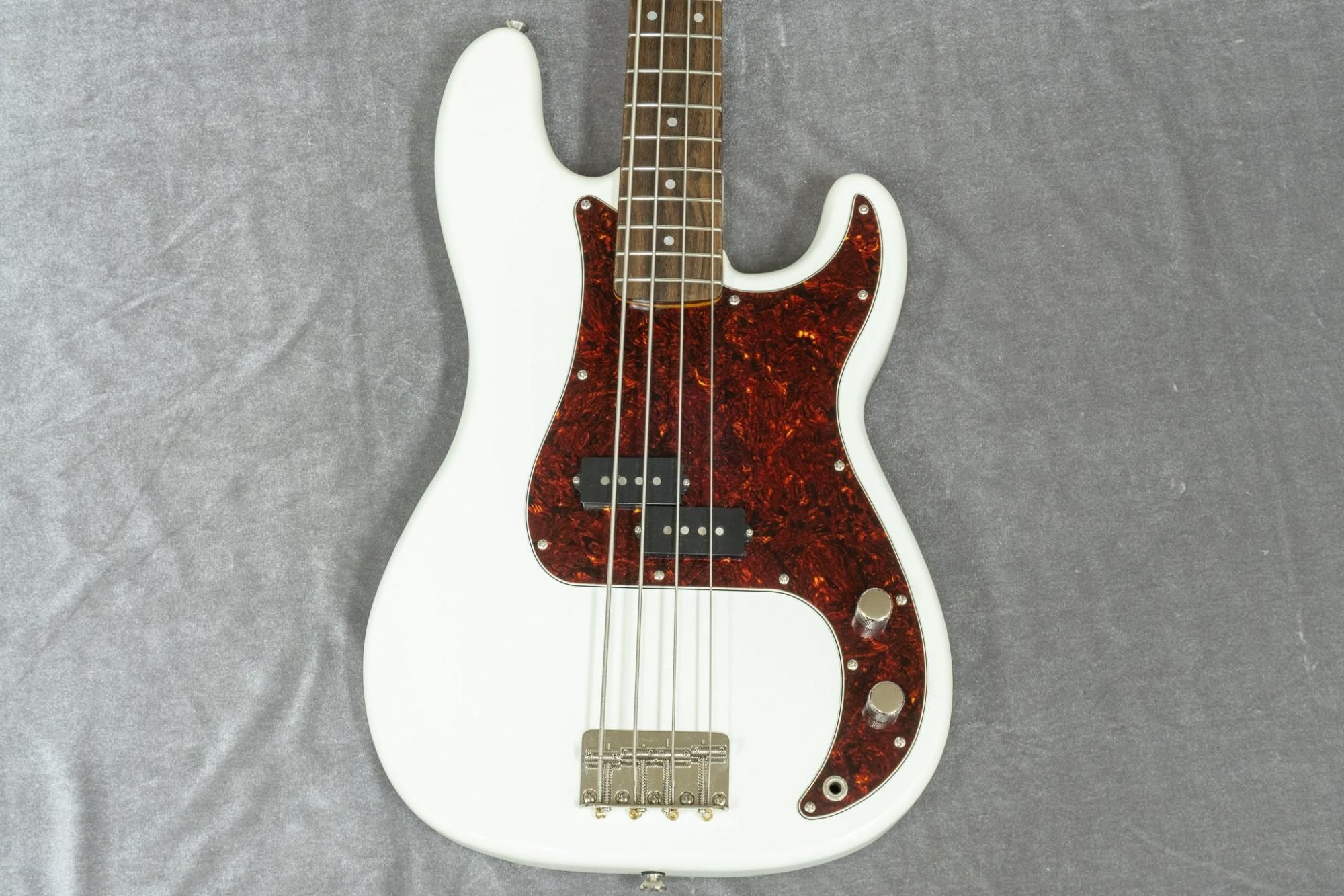 used】Squier / Classic Vibe '60s Precision Bass used】Squier / Classic Vibe '60s Precision Bass