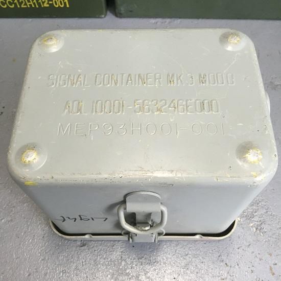 米軍放出品 シグナルイルミネーション アルミコンテナ - S&C 米軍放出品 シグナルイルミネーション アルミコンテナ - S&C