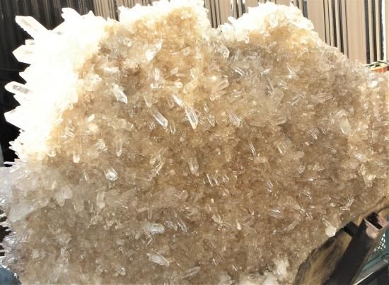 巨大・アーカンソー水晶クラスター 巨大・アーカンソー水晶クラスター