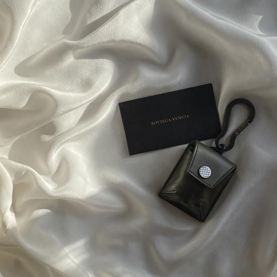 BOTTEGA VENETA AirPods case - TIMELESS BAGUE BOTTEGA VENETA AirPods case - TIMELESS BAGUE