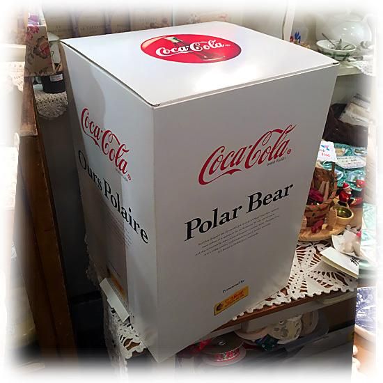 1999年 * コカコーラとのコラボレーションの大きなシロクマ 1999年 * コカコーラとのコラボレーションの大きなシロクマ