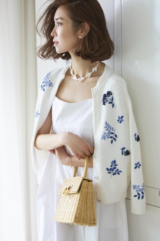 フラワー手刺繍カーディガン(ホワイト×ブルー) - seventen フラワー手刺繍カーディガン(ホワイト×ブルー) - seventen