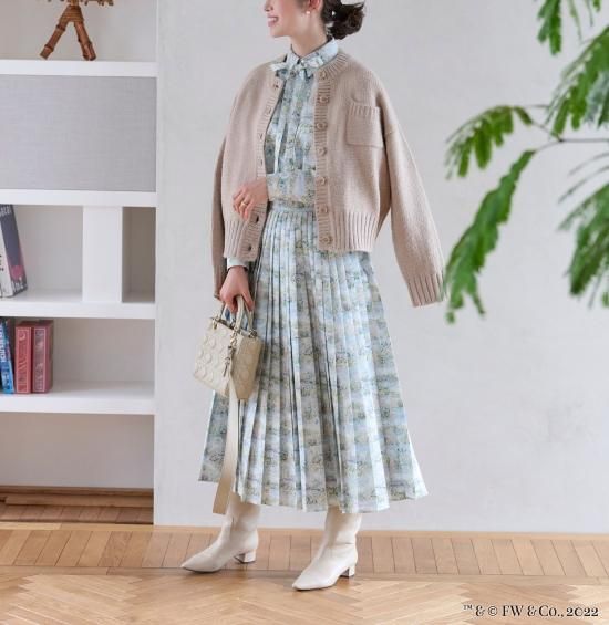 再入荷】ピーターラビット™️プリントボウタイブラウス - seventen 再入荷】ピーターラビット™️プリントボウタイブラウス - seventen