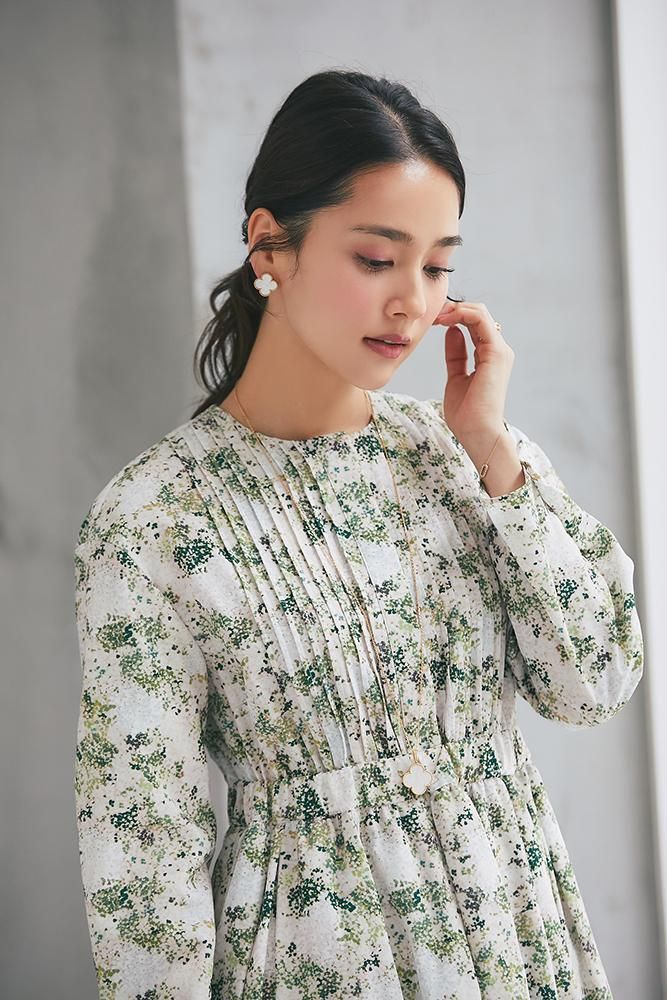 再入荷】ピンタックプリントワンピース(ベージュ) - seventen 再入荷】ピンタックプリントワンピース(ベージュ) - seventen