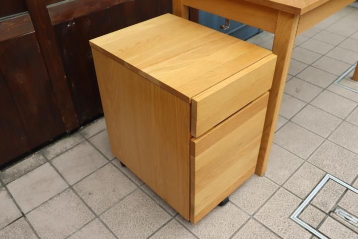 人気のMUJI(無印良品)のオーク無垢材パーソナルデスク&ワゴン 人気のMUJI(無印良品)のオーク無垢材パーソナルデスク&ワゴン