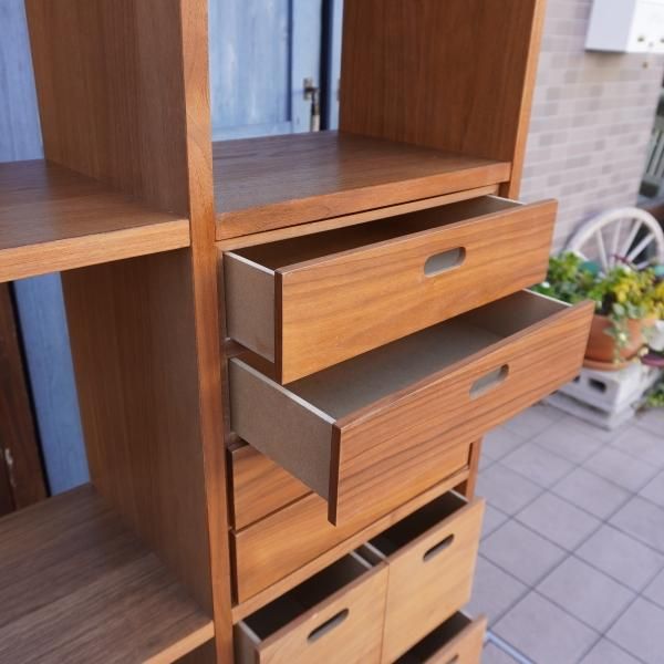 人気の無印良品(MUJI)のウォールナット材 5段・2列スタッキング 人気の無印良品(MUJI)のウォールナット材 5段・2列スタッキング