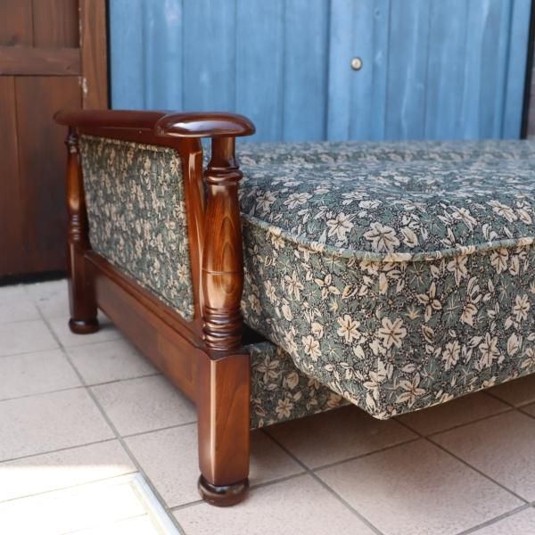 Karimoku(カリモク家具)のCOLONIAL(コロニアル)シリーズ Karimoku(カリモク家具)のCOLONIAL(コロニアル)シリーズ