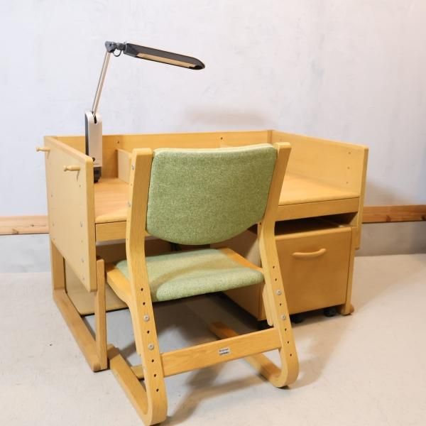 karimoku(カリモク家具)とBenesse(ベネッセ)のコラボ商品 集中力 karimoku(カリモク家具)とBenesse(ベネッセ)のコラボ商品 集中力