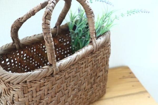 新潟県阿賀町産の山葡萄で編まれた”かごバック”です!山葡萄の 新潟県阿賀町産の山葡萄で編まれた”かごバック”です!山葡萄の