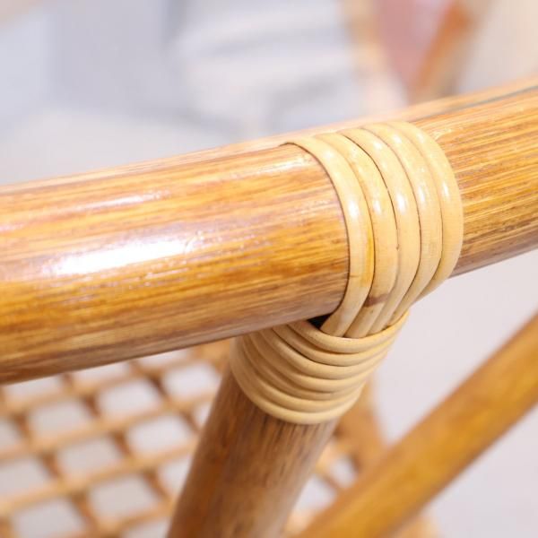 KAZAMA(カザマ)のラタンを使用したリゾートスタイルのガラス円形 KAZAMA(カザマ)のラタンを使用したリゾートスタイルのガラス円形