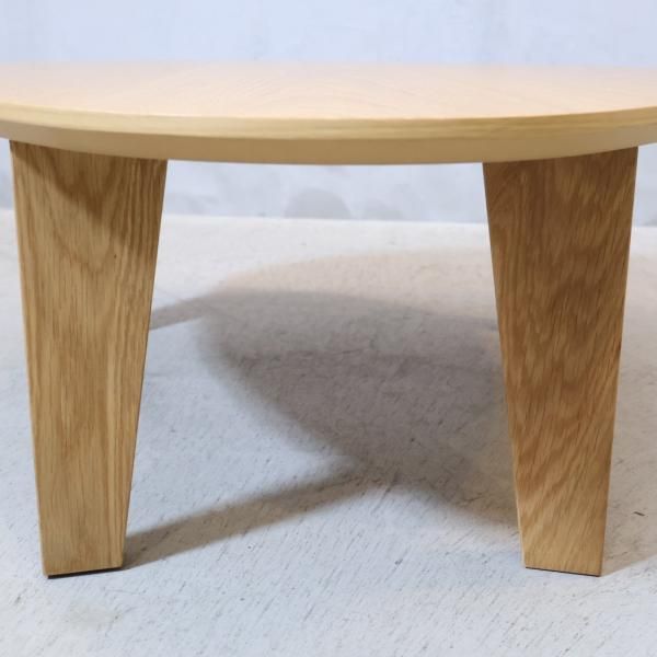 辻製作所のナラ材を使用したローテーブルです。丸みを帯びた 辻製作所のナラ材を使用したローテーブルです。丸みを帯びた