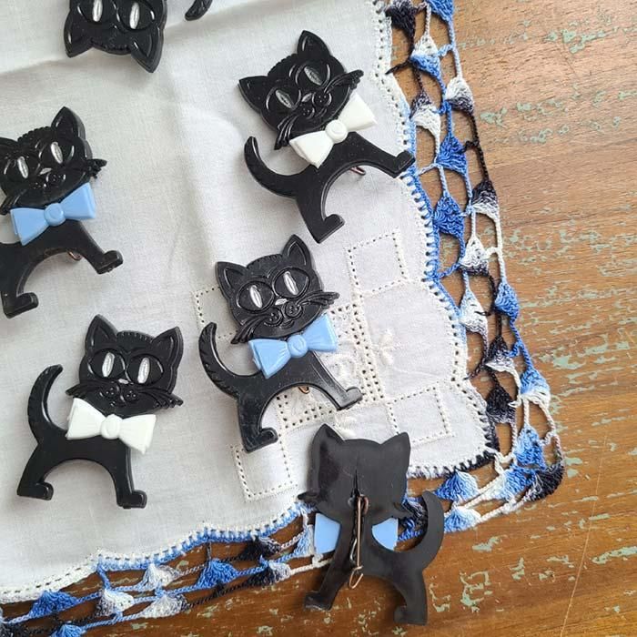 東ドイツ・古道具・プラスチック製ブローチ・黒猫 | 旅する 東ドイツ・古道具・プラスチック製ブローチ・黒猫 | 旅する