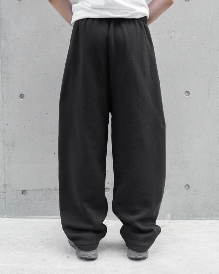 DEAD STOCK” HEAVY WEIGHT Wilson Oversized Tuck Sweat Pants DEAD STOCK” HEAVY WEIGHT Wilson Oversized Tuck Sweat Pants