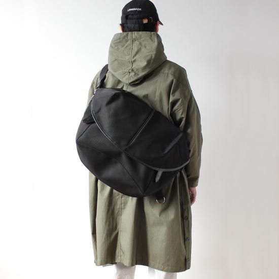 POKITCLASSIC CAPSULE L(BLACK) - The Tastemakers & Co POKITCLASSIC CAPSULE L(BLACK) - The Tastemakers & Co
