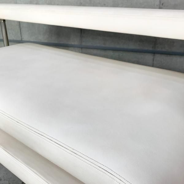 Magazine Sofa / Michael Young - MID-Century MODERN Magazine Sofa / Michael Young - MID-Century MODERN