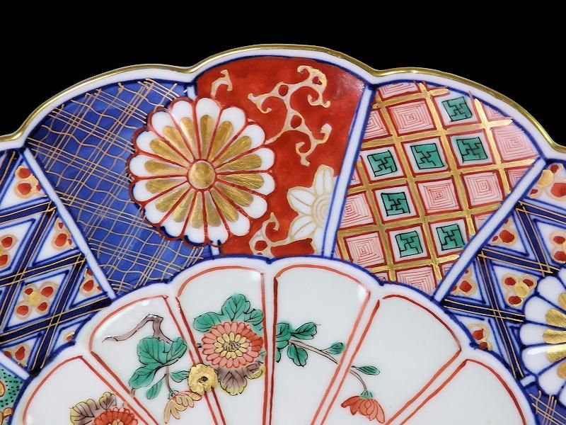 大聖寺伊万里 金襴手 菊花紋図 菊花形8寸皿 大聖寺伊万里 金襴手 菊花紋図 菊花形8寸皿