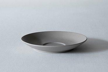 SHIONARI saucer - yumiko iihoshi porcelain 公式オンライン SHIONARI saucer - yumiko iihoshi porcelain 公式オンライン