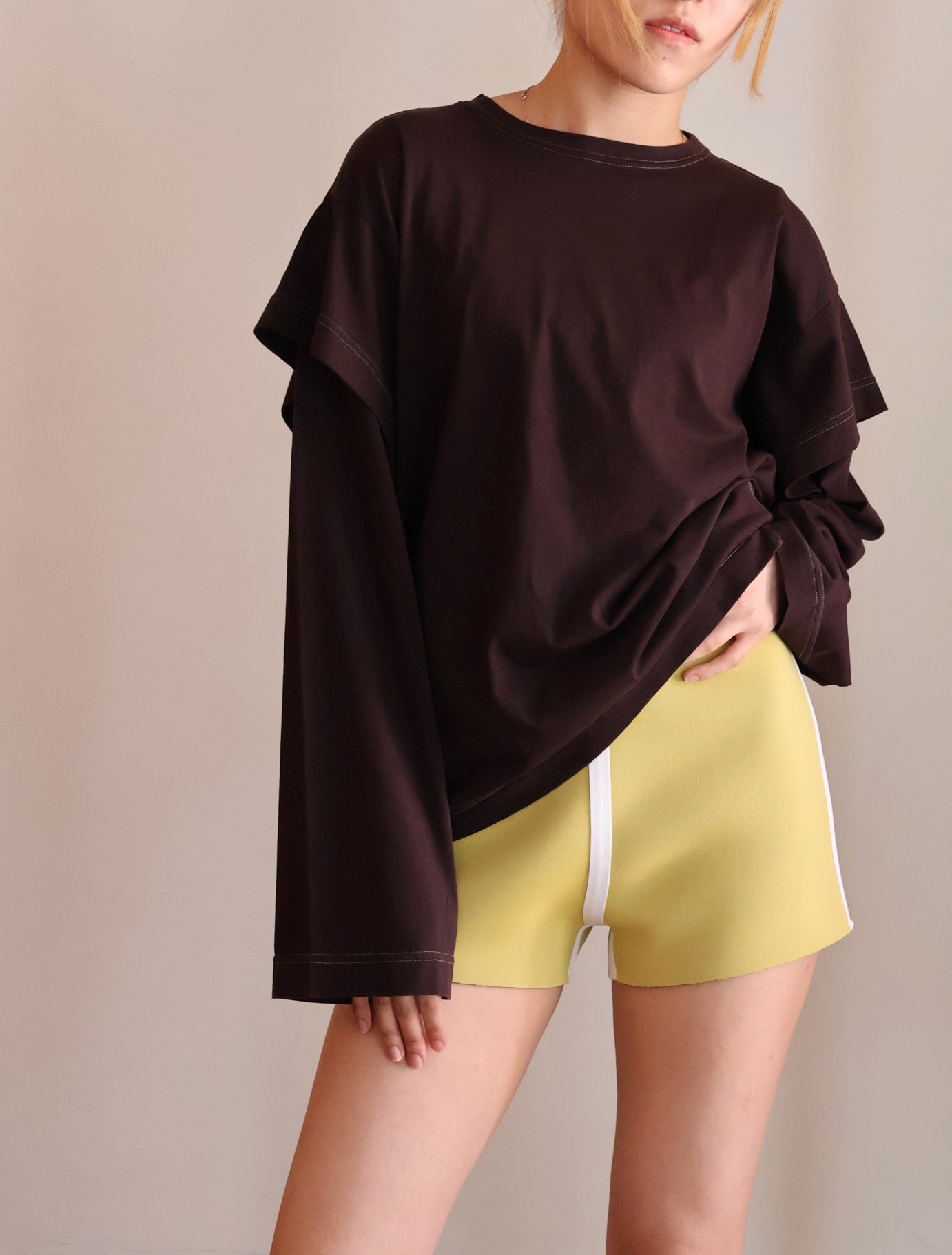 FUMIKA UCHIDA: DOUBLE SLEEVE TEE - DARK BROWN - ORANN FUMIKA UCHIDA: DOUBLE SLEEVE TEE - DARK BROWN - ORANN