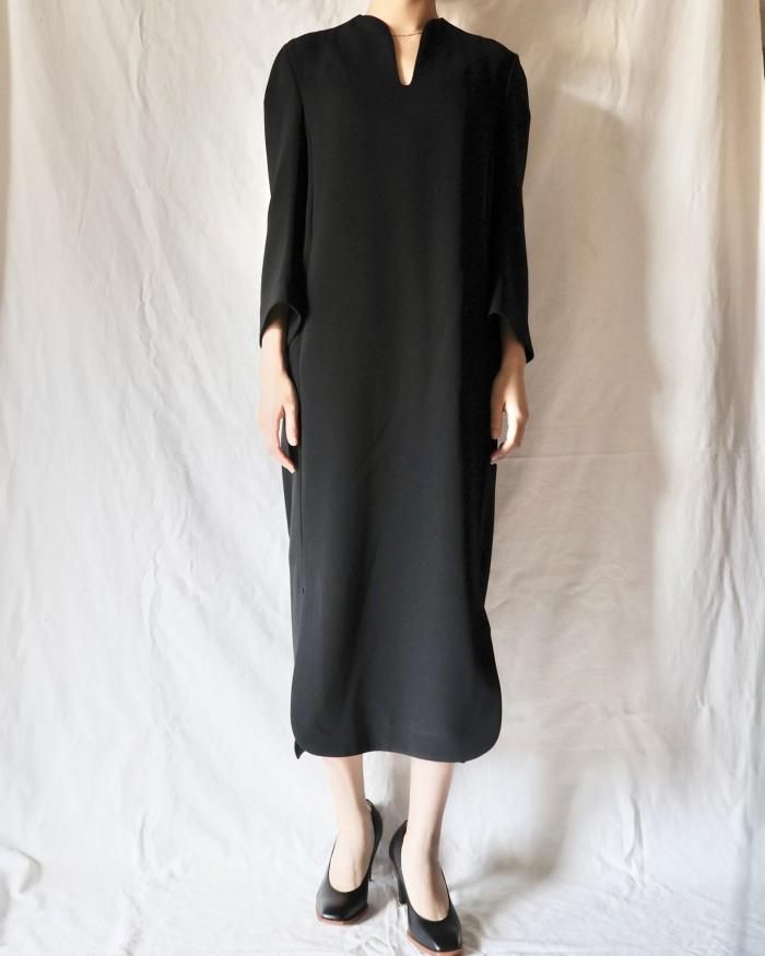 Mame Kurogouchi:Acetate Polyester V-Neck Dress - BLACK Mame Kurogouchi:Acetate Polyester V-Neck Dress - BLACK