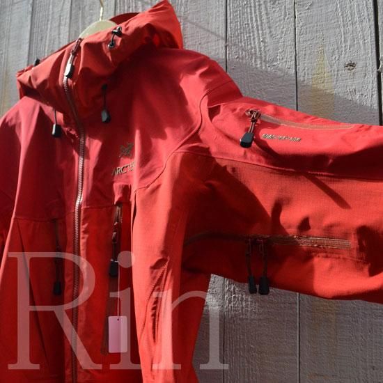 Vintage ARC'TERYX Alpha SV Jacket Vintage ARC'TERYX Alpha SV Jacket
