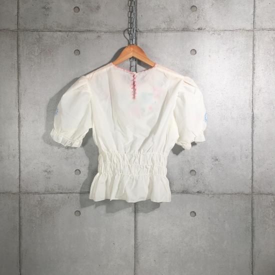 花柄刺繍ブラウス 半袖 フランス製 ユーロ古着 - 古着屋kooky-kooky 花柄刺繍ブラウス 半袖 フランス製 ユーロ古着 - 古着屋kooky-kooky