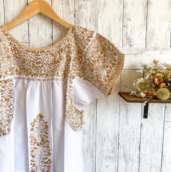 お値下げ中!30800円→18480円】サンアントニーノ刺繍ワンピース お値下げ中!30800円→18480円】サンアントニーノ刺繍ワンピース