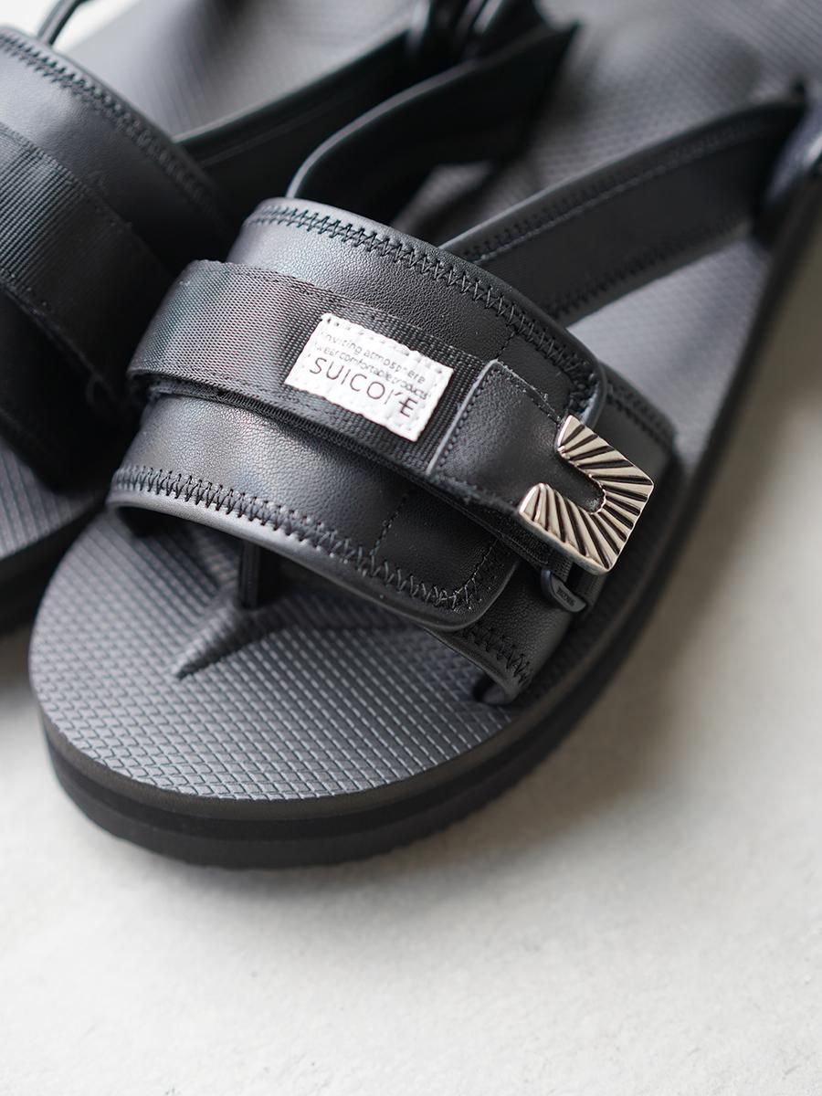 TOGA × SUICOKE TONO - Altamira TOGA × SUICOKE TONO - Altamira