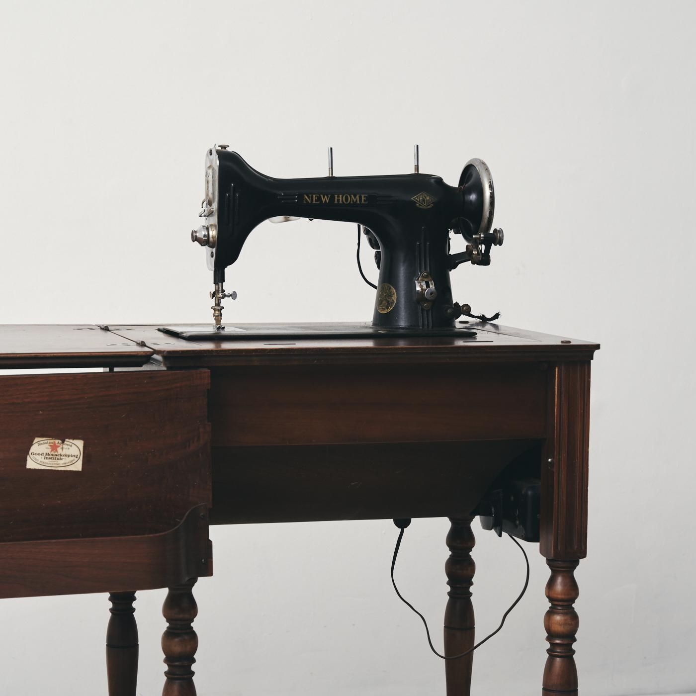 VINTAGE SEWING MACHINE TABLE - POINT NO.39|東京|目黒|真鍮 VINTAGE SEWING MACHINE TABLE - POINT NO.39|東京|目黒|真鍮