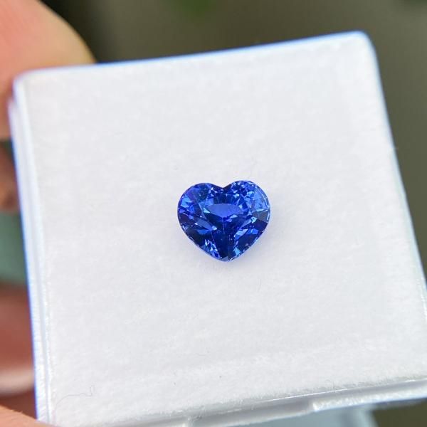 極美☆コーンフラワーブルーサファイア ハートシェイプ 1.53ct AIGS鑑別書 スリランカ産地証明 - Vintage Love