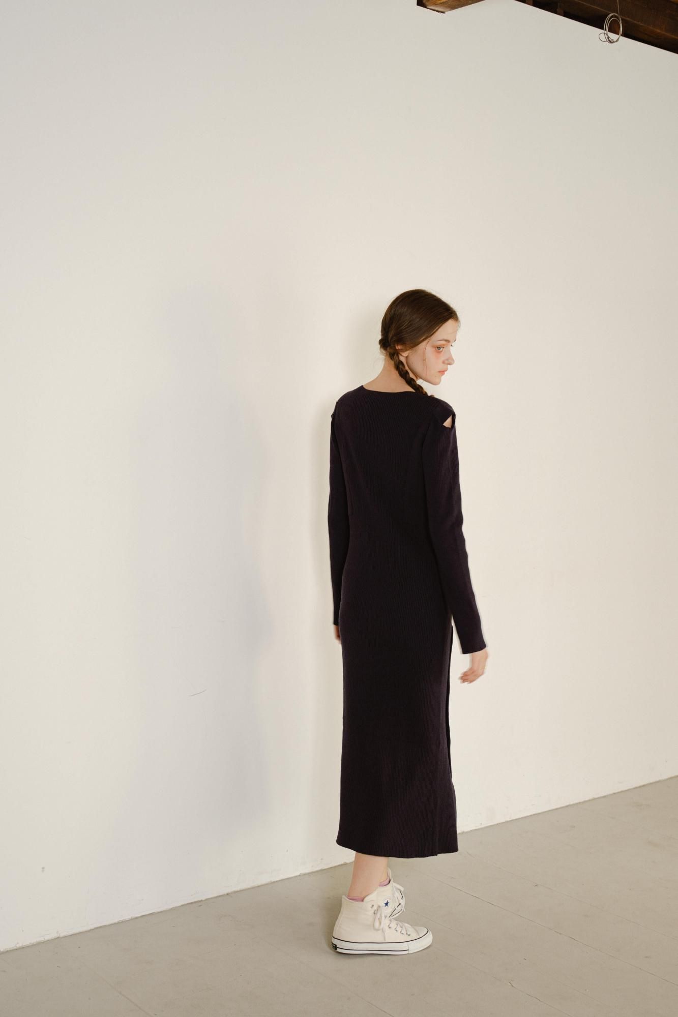 ボタンスリットニットワンピース(NAVY) - PINUE ボタンスリットニットワンピース(NAVY) - PINUE